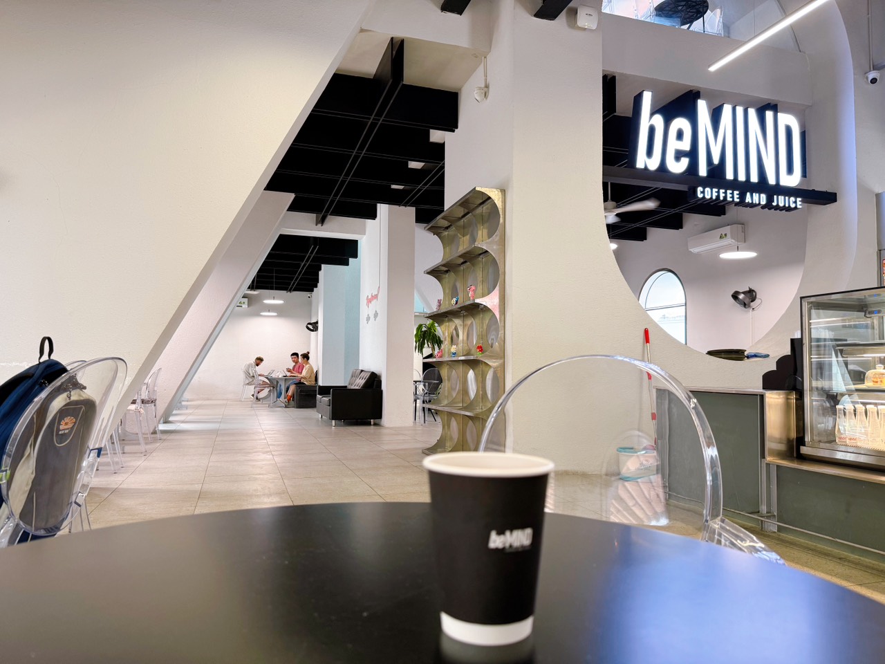 BeMind Coffee - tiệm cà phê phong cách tối giản, cải tạo từ biệt thự cũ