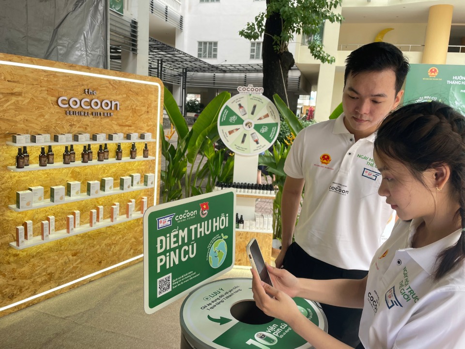 Cocoon thu gom hơn 10 tấn pin cũ tại 96 điểm trong năm nay - Sài Gòn ...